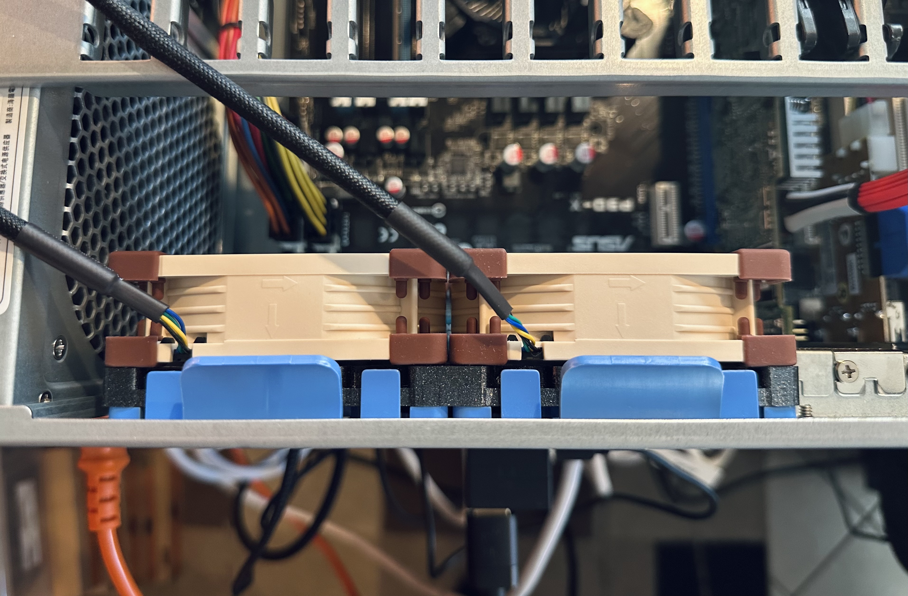 Dual 80mm Noctua Rear Fan Adapter for Chenbro RM42200 by pixelwave ...