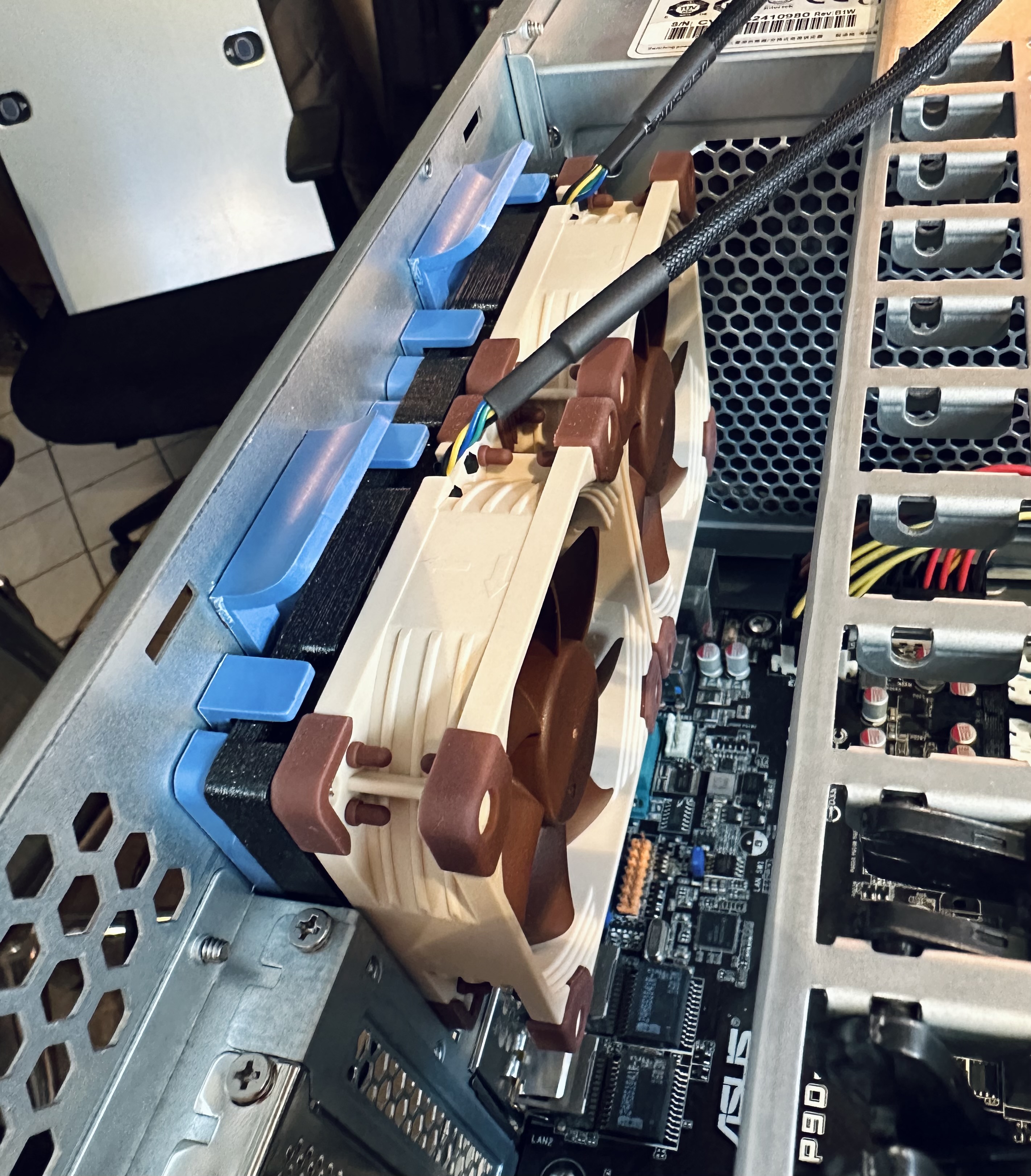 Dual 80mm Noctua Rear Fan Adapter for Chenbro RM42200 by pixelwave ...