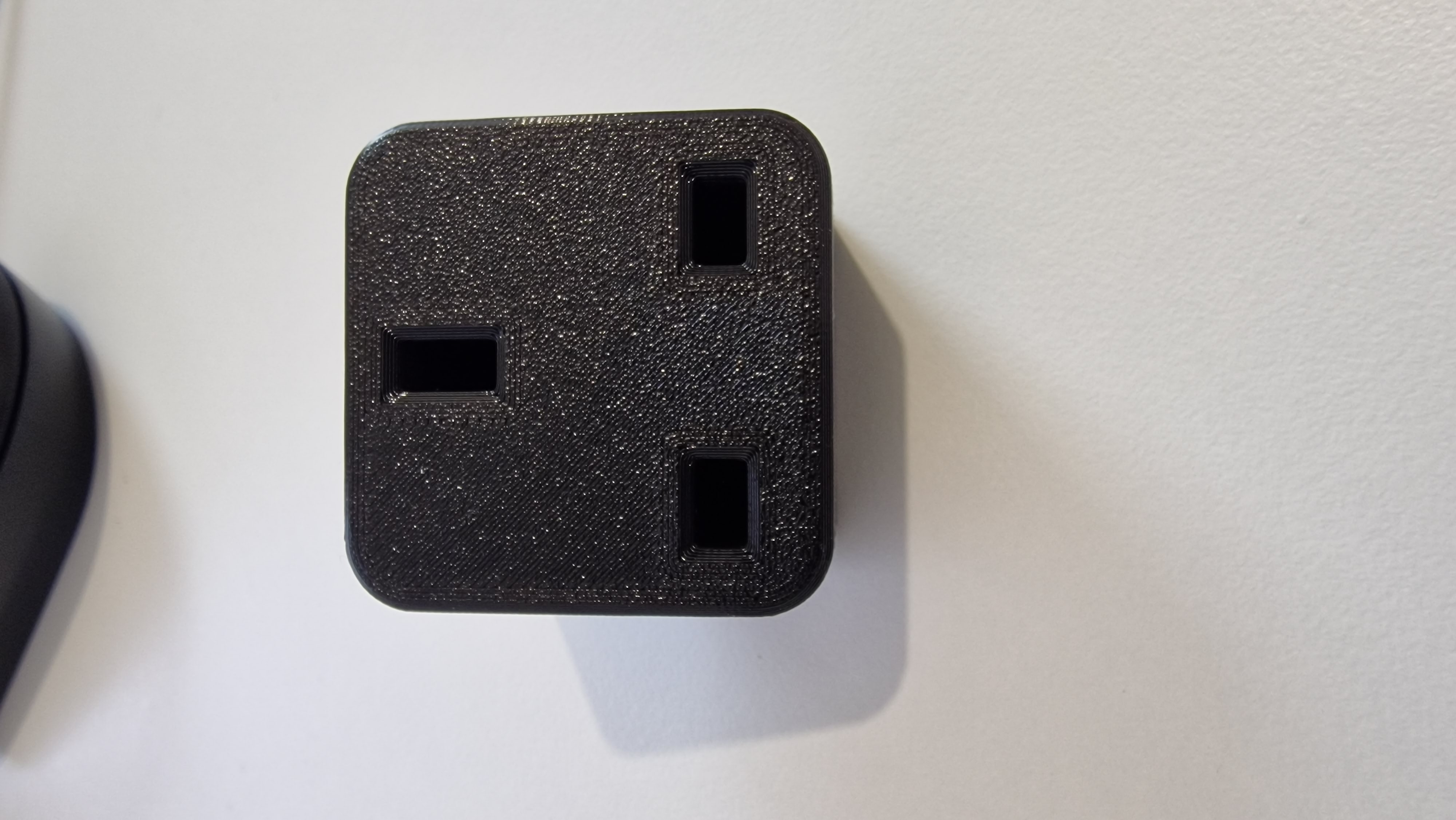 Honeycomb Storage Wall UK 3 Pin Plug mount by Scotsguard | Download ...