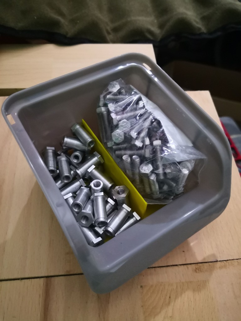 Pegboard Box Separator by Bombastus Hands | Download free STL model ...