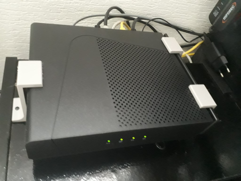 SFR Internet Box Holder wall mount by Charly BEGOOD | Download free STL ...