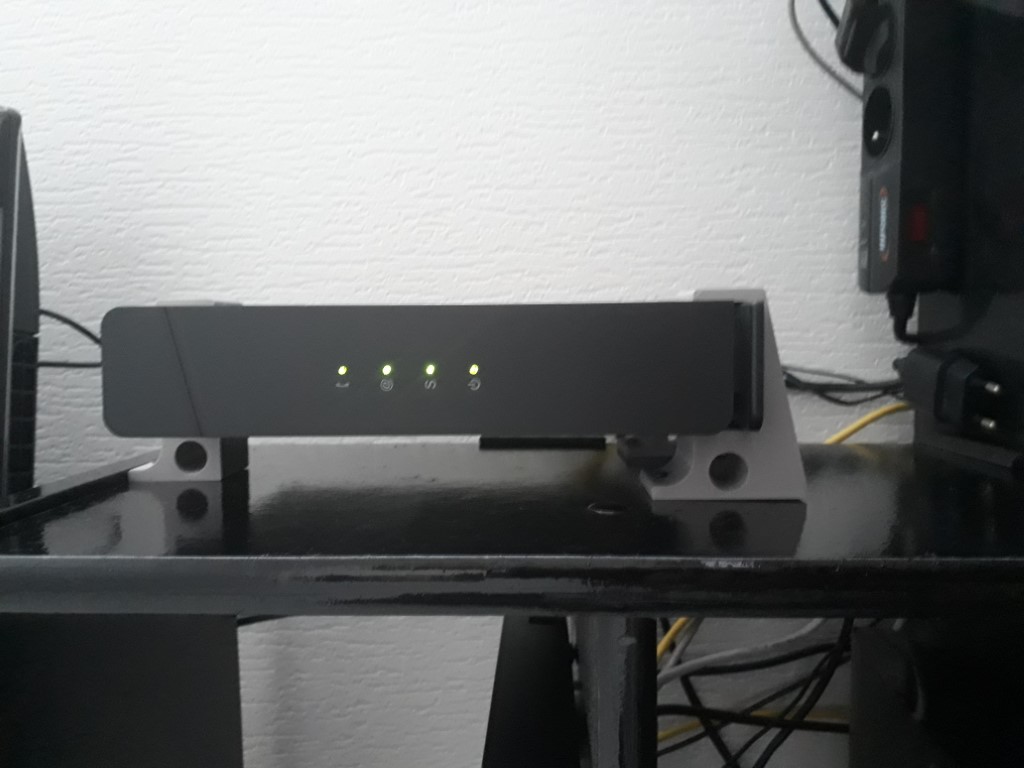 SFR Internet Box Holder wall mount by Charly BEGOOD | Download free STL ...