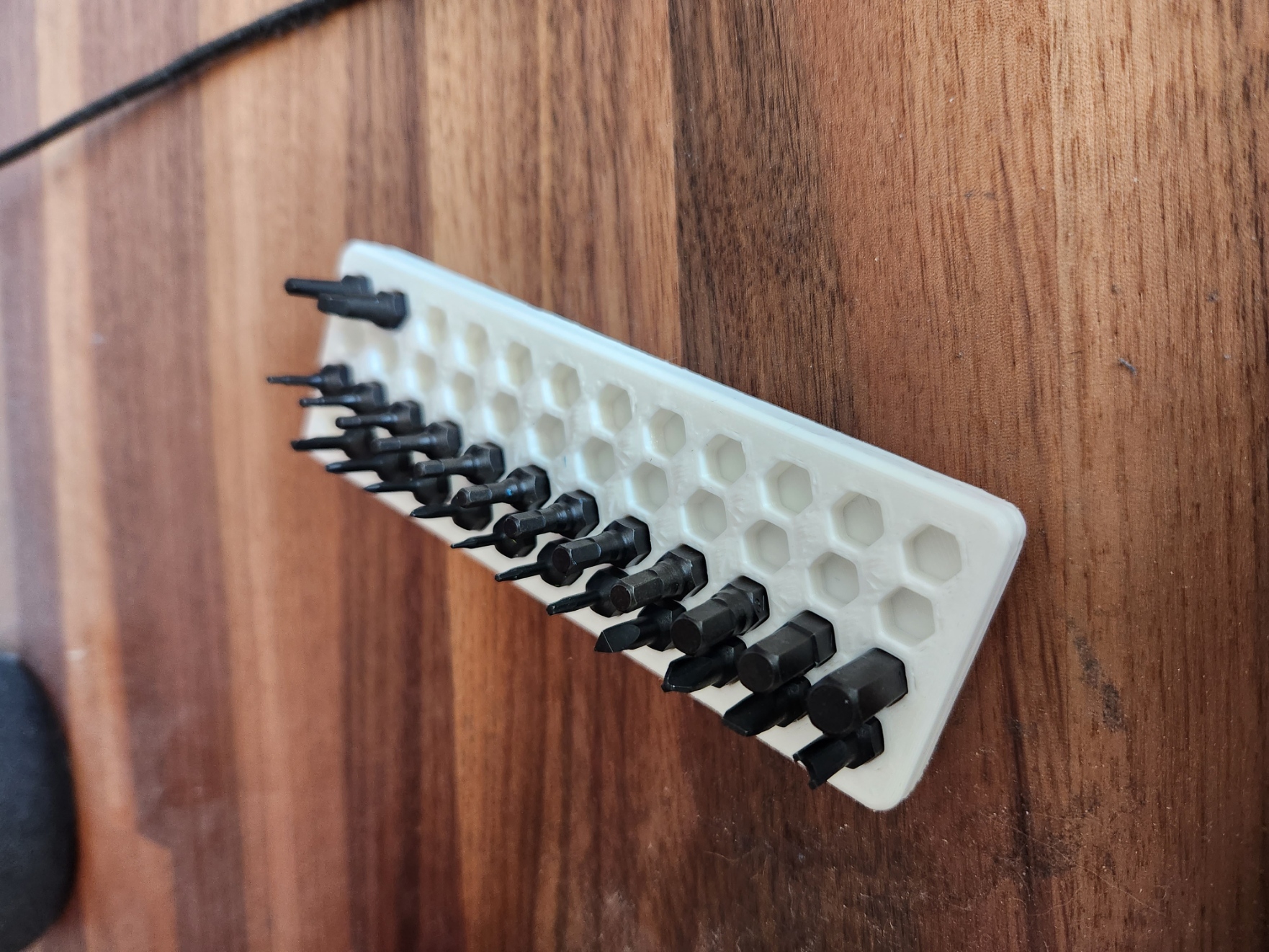 Gridfinity 1x3 LTT Screwdriver Bits (x48) Holder [Magnetic] by cogspace | Download free STL ...