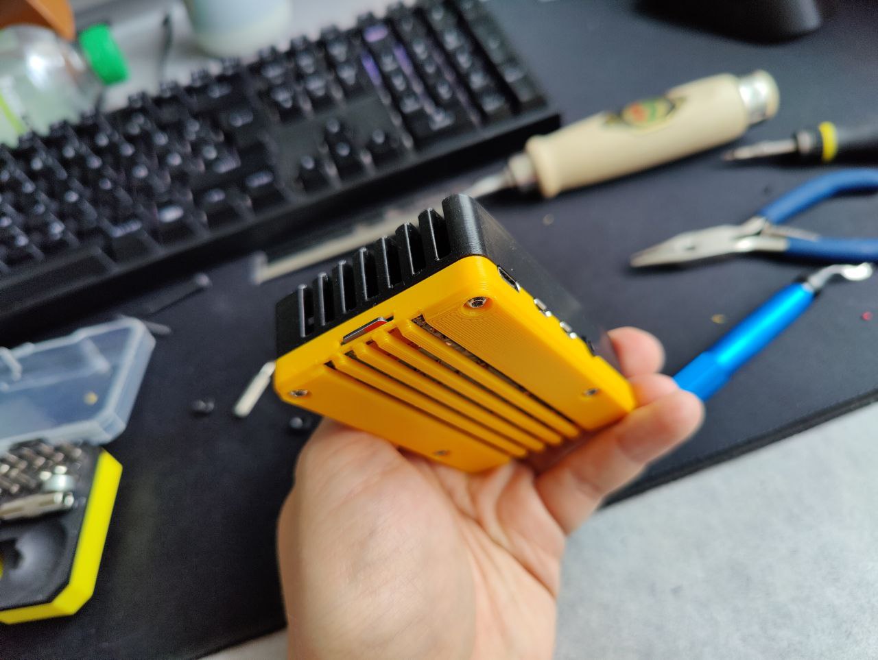 Raspberry Pi 4 Case (hidden GPIO, 40mm fan) by r0st | Download free STL ...