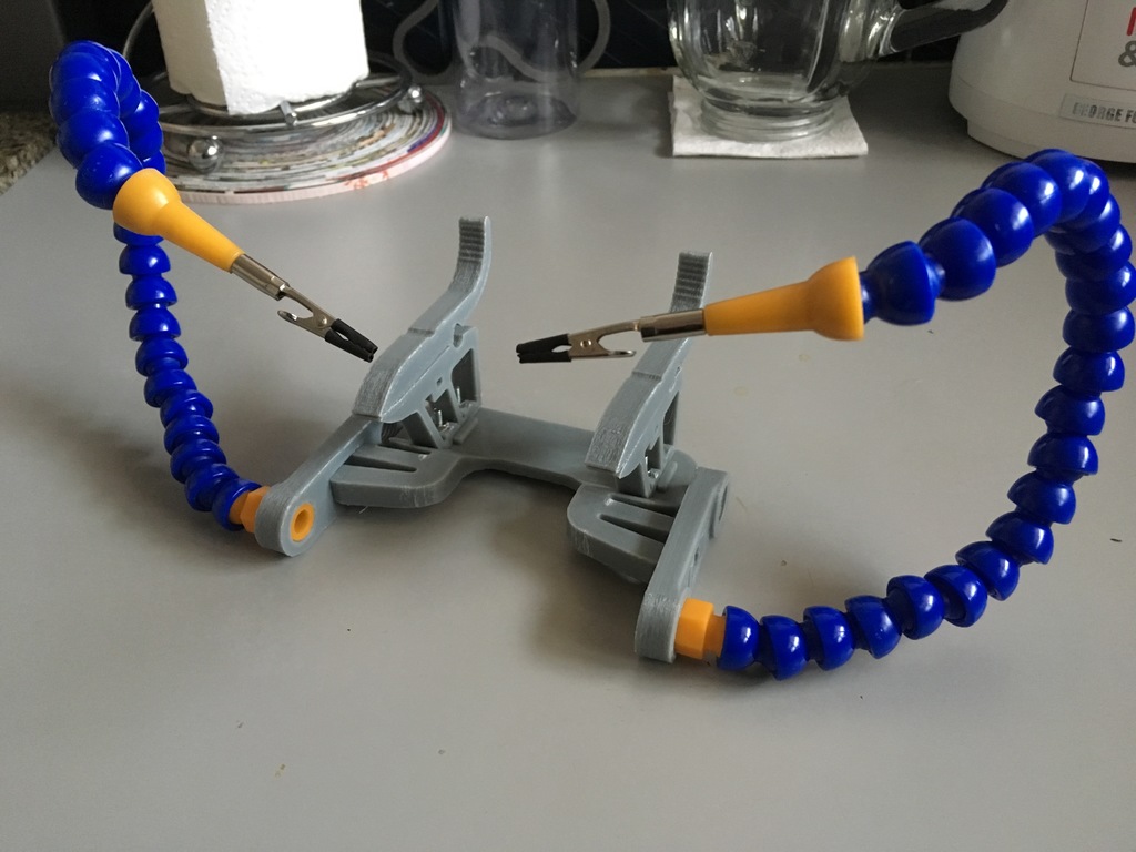 A collapsible, many armed, Lötgnu - Third hand, soldering aid, etc by ...