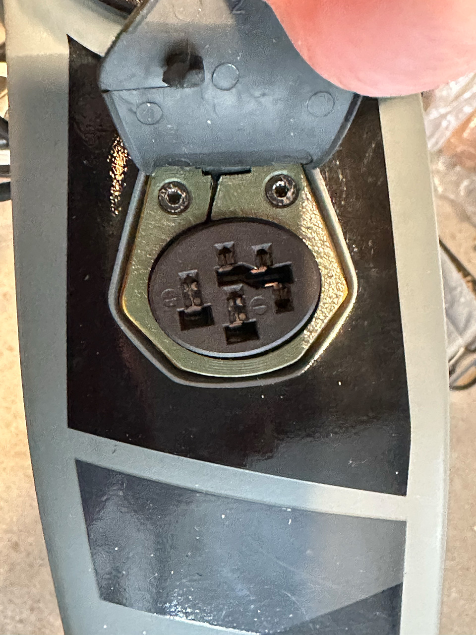 Charge Port Bracket for Focus Thron2 / Sam2 / Jam2 by Mark D ...