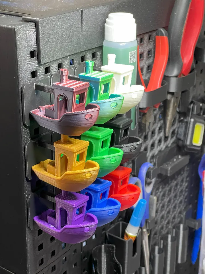 Benchy Bambu Lab P1P with Pegboard Stand by Julio | Download free STL ...