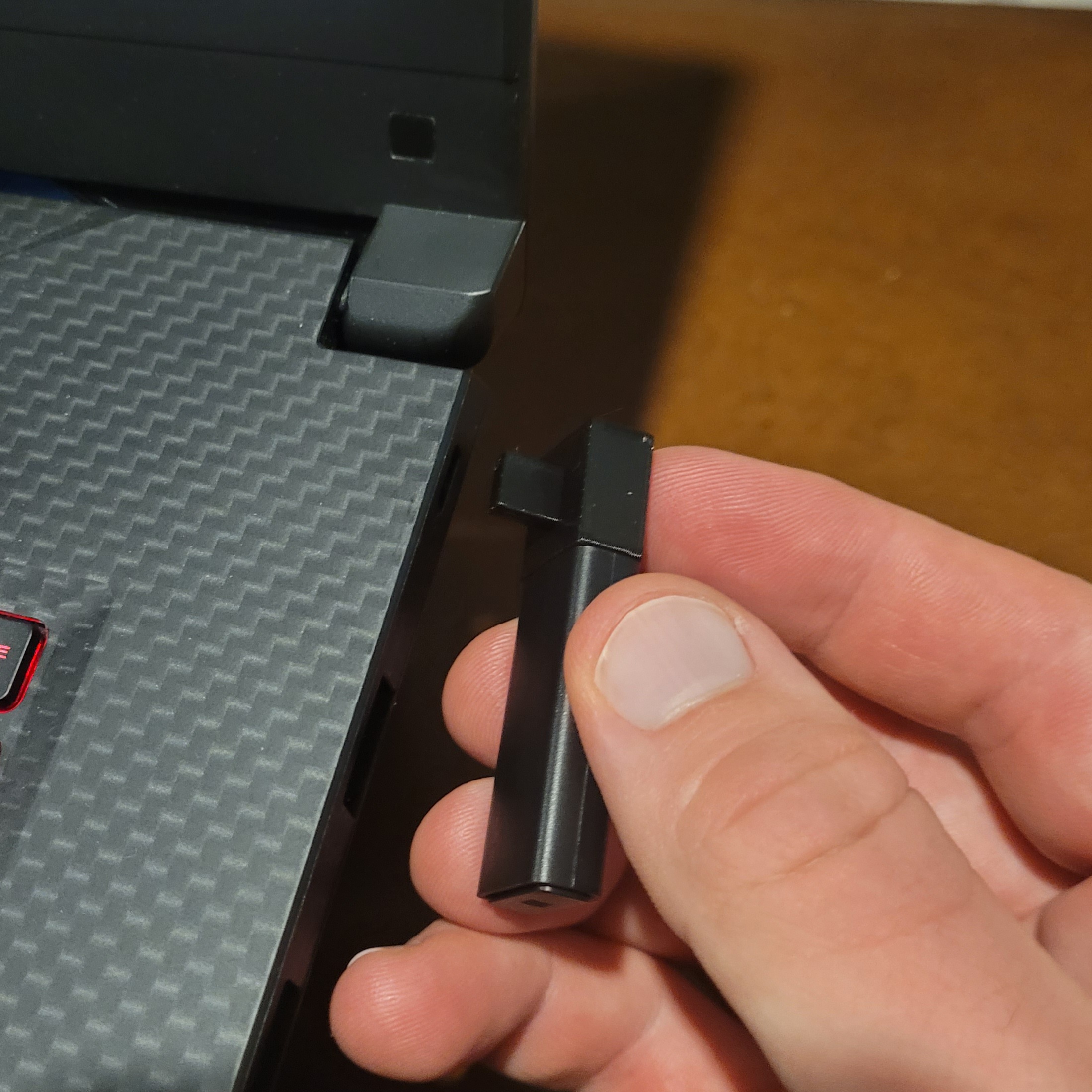 Laptop Lock Slot USB Holder by CottonsCreations | Download free STL ...