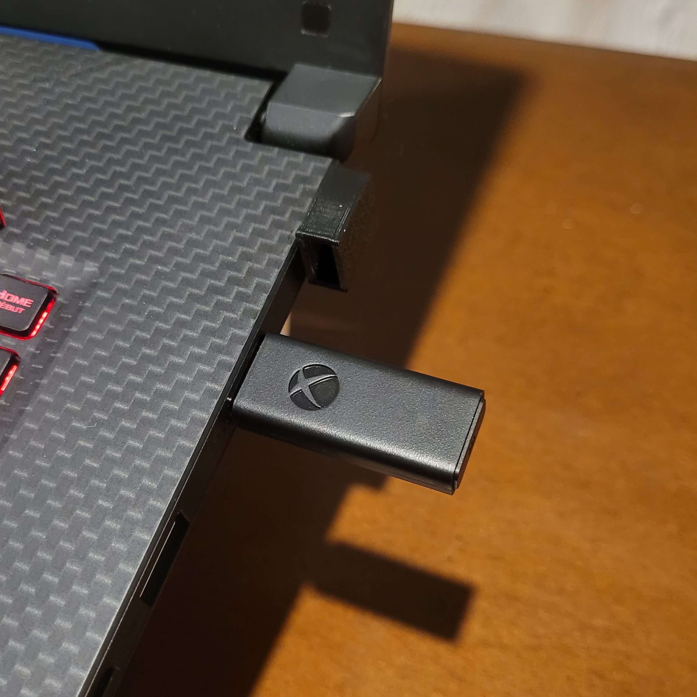 Laptop Lock Slot USB Holder by CottonsCreations | Download free STL ...