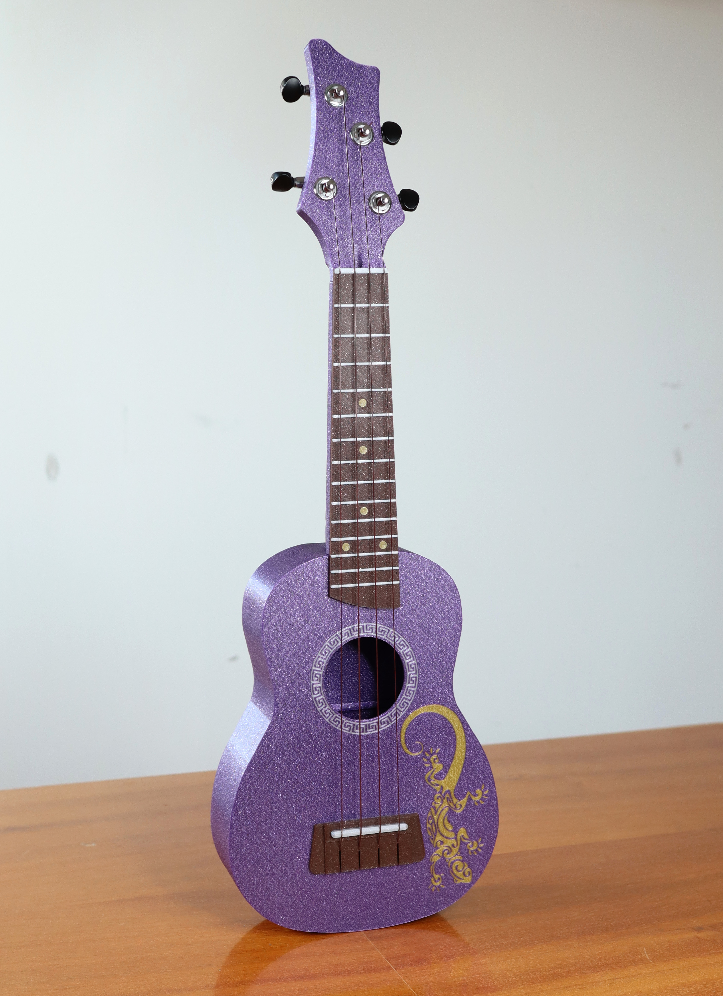Soprano Ukulele (fully functional and easy to print) par Nikola_F ...