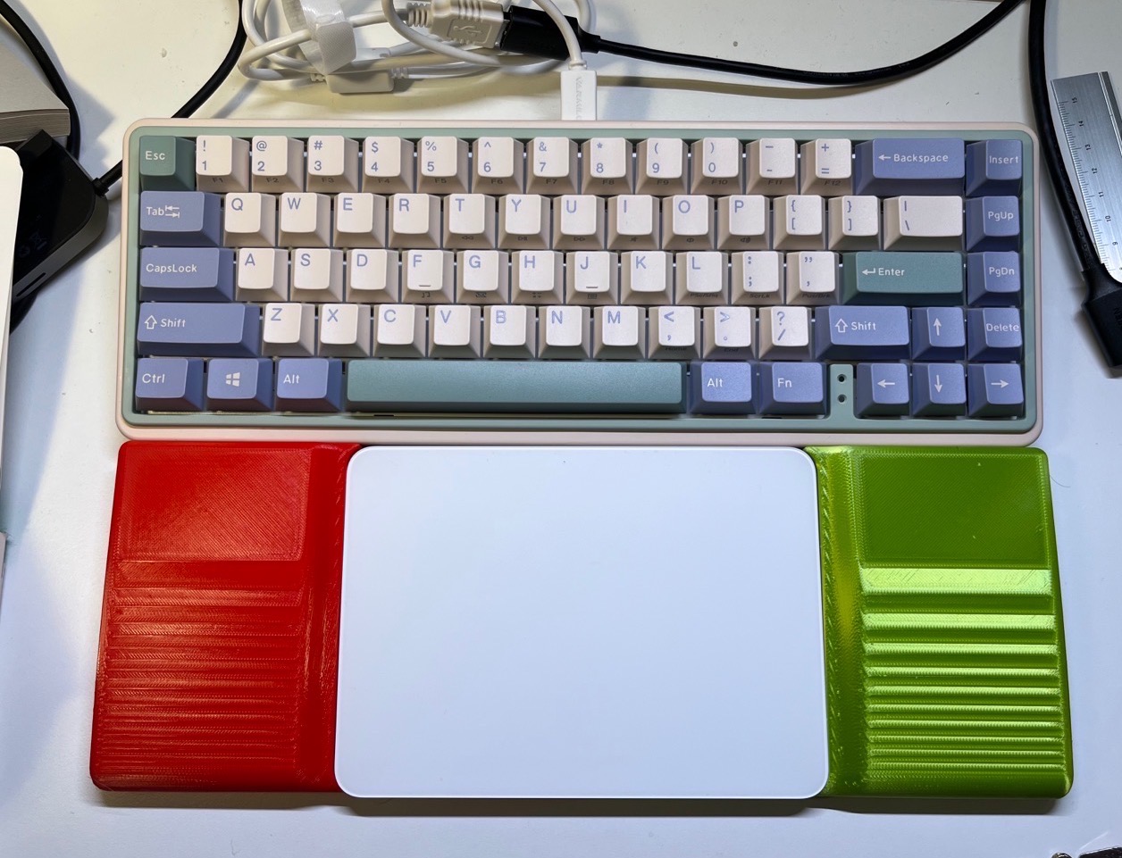 Keyboard Palm Rest with Apple Trackpad by Xisha | Download free STL ...