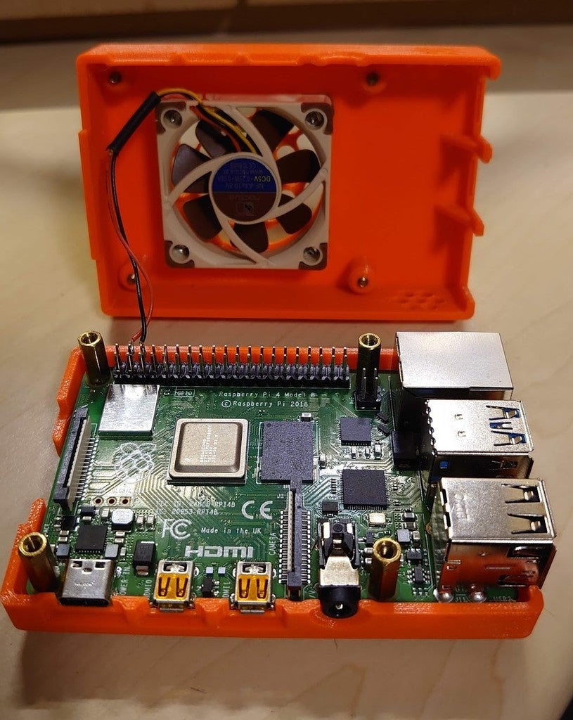Raspberry Pi 4 Model B case with fan integrated by Ouwekaas | Download ...