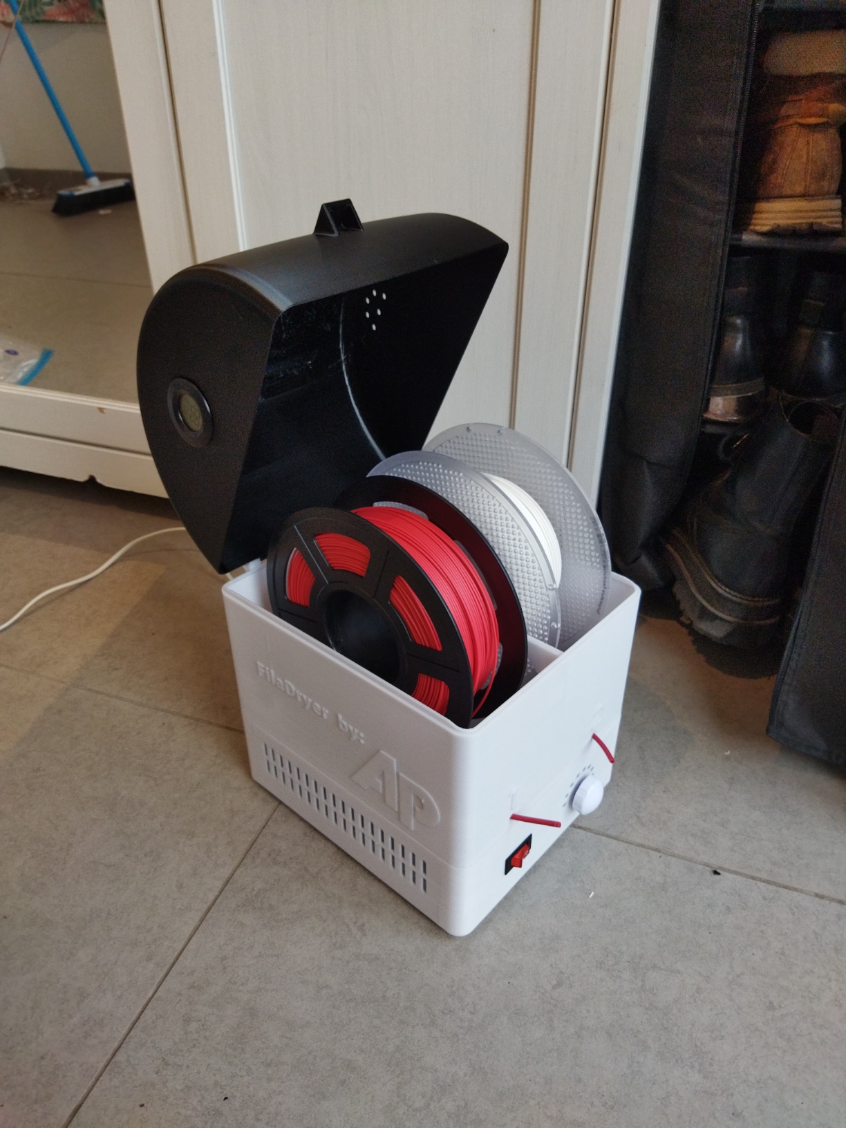 2 Spools Printable Filament Dryer by ap.engineering | Download free STL ...