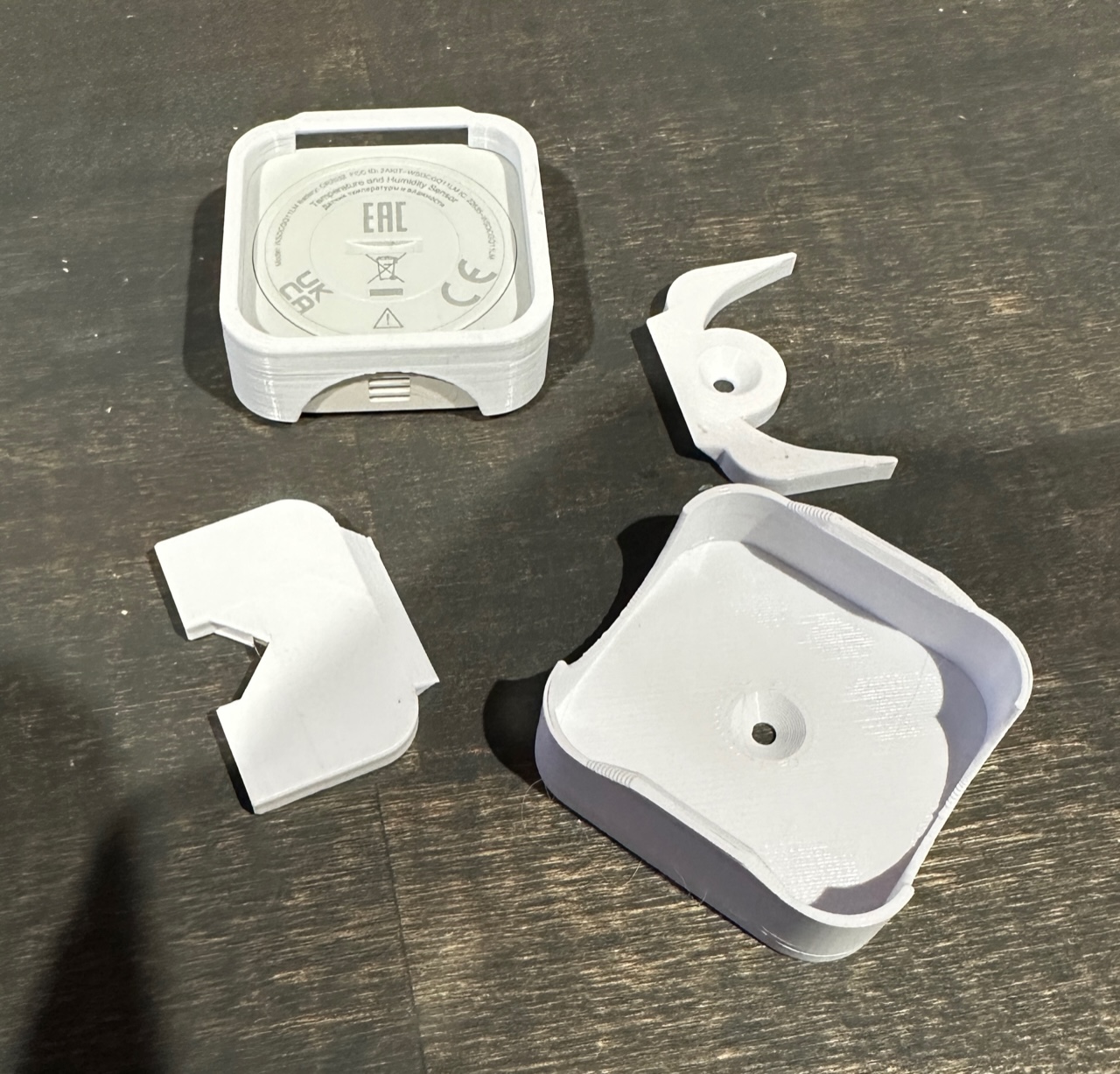 Aqara Temperature / Humidity Sensor Mount (magnet or screw) by sky ...