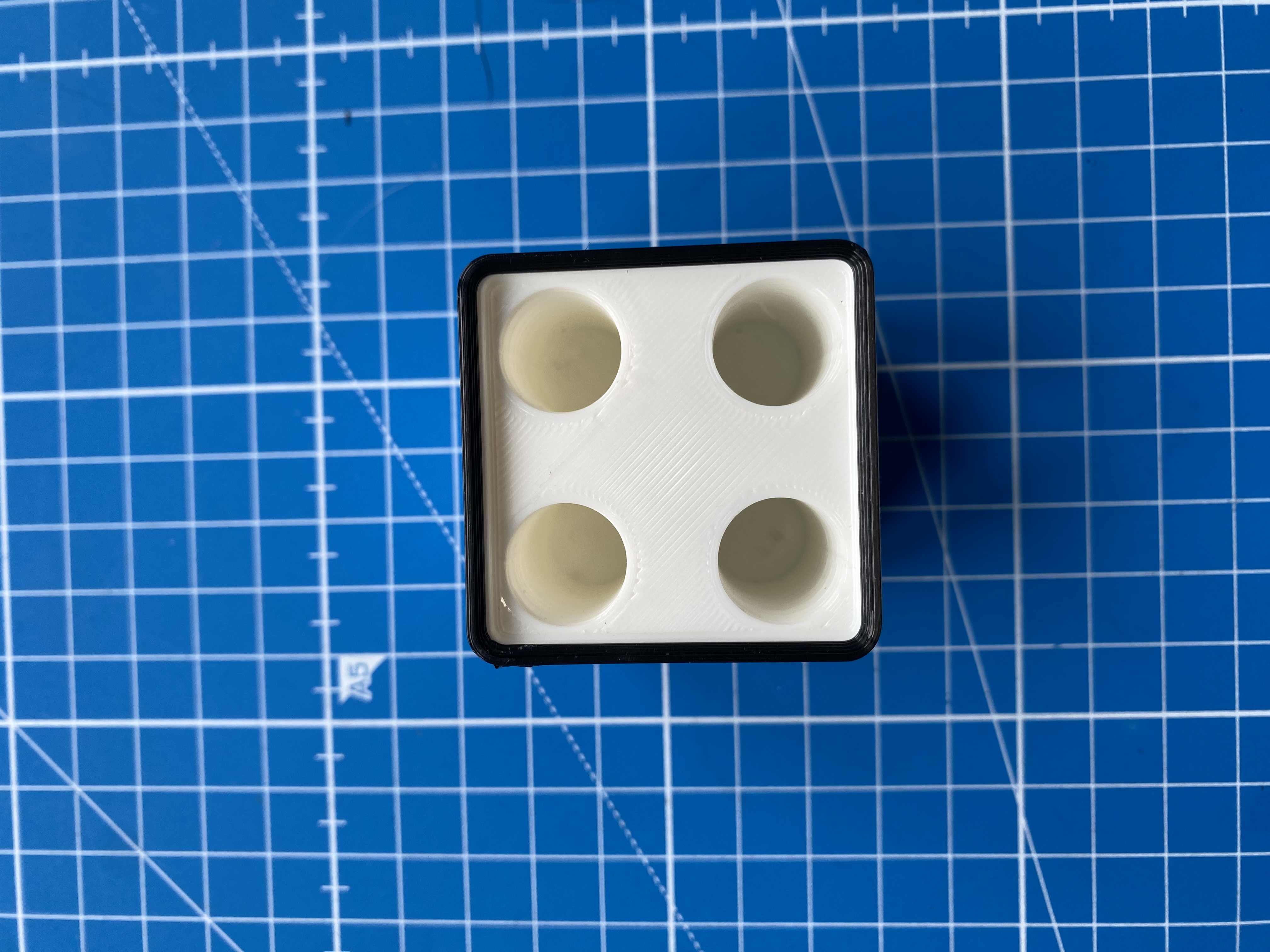 Gridfinity magnet dispenser bin with internal magnets by Adam Rodrigues ...