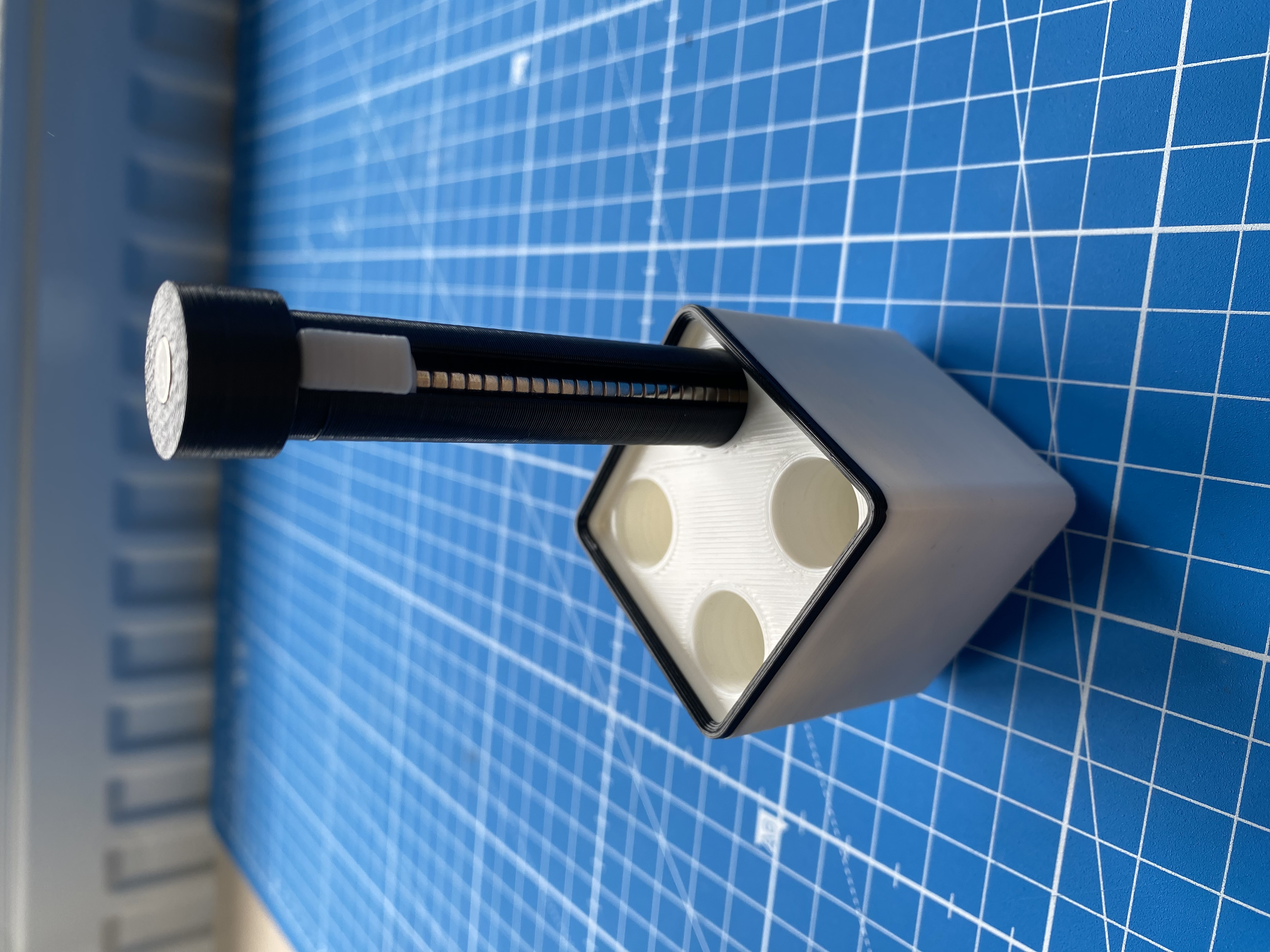 Gridfinity magnet dispenser bin with internal magnets by Adam Rodrigues ...