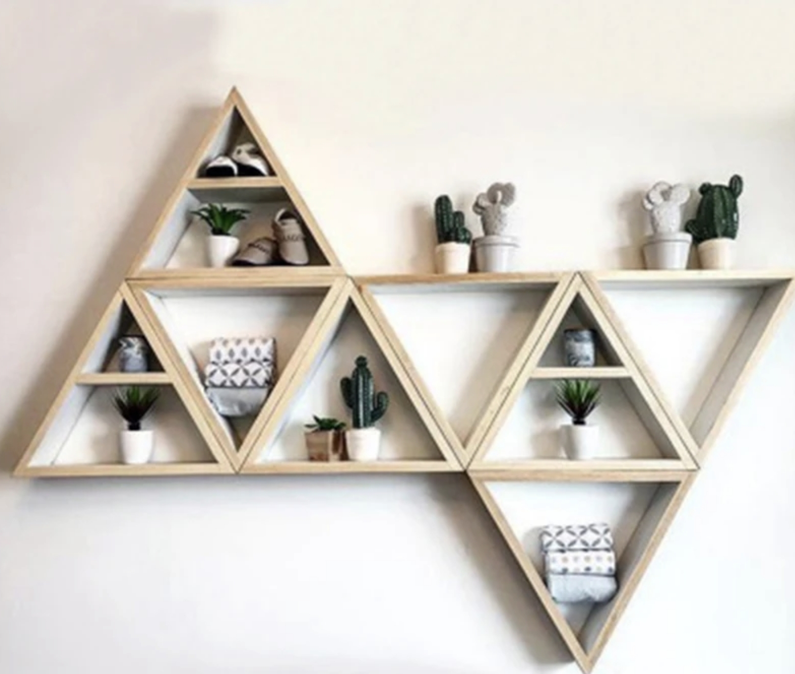 Modular triangle shelves with clip par Mimi | Téléchargez gratuitement ...
