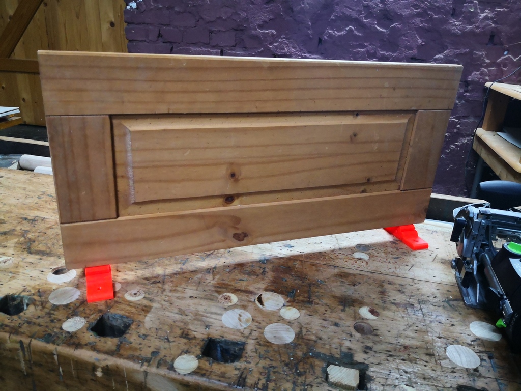 Dom Foot - workshop jig to hold Festool Domino parts by Bombastus Hands ...