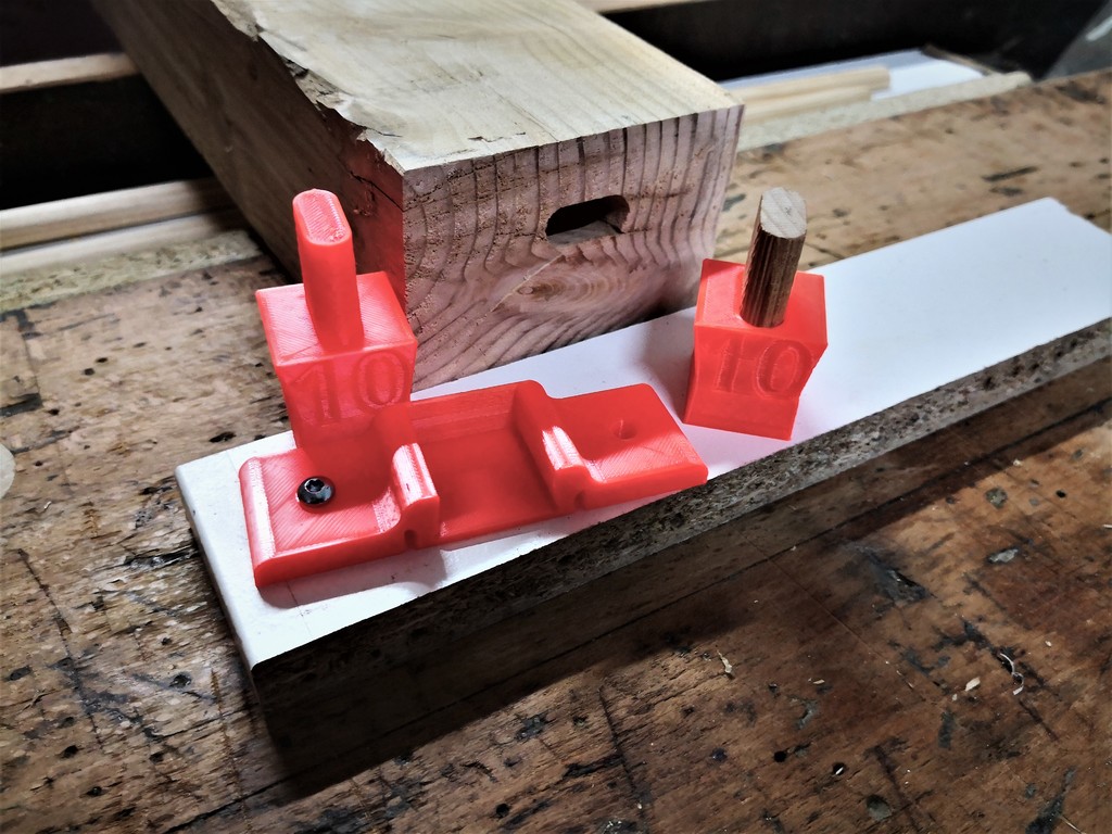 Dom Foot - workshop jig to hold Festool Domino parts by Bombastus Hands ...