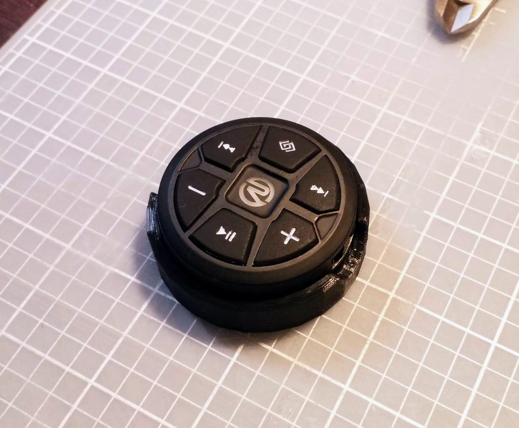 Recoil Bluetooth Media Remote Control Holder by Blackcrow | Download ...