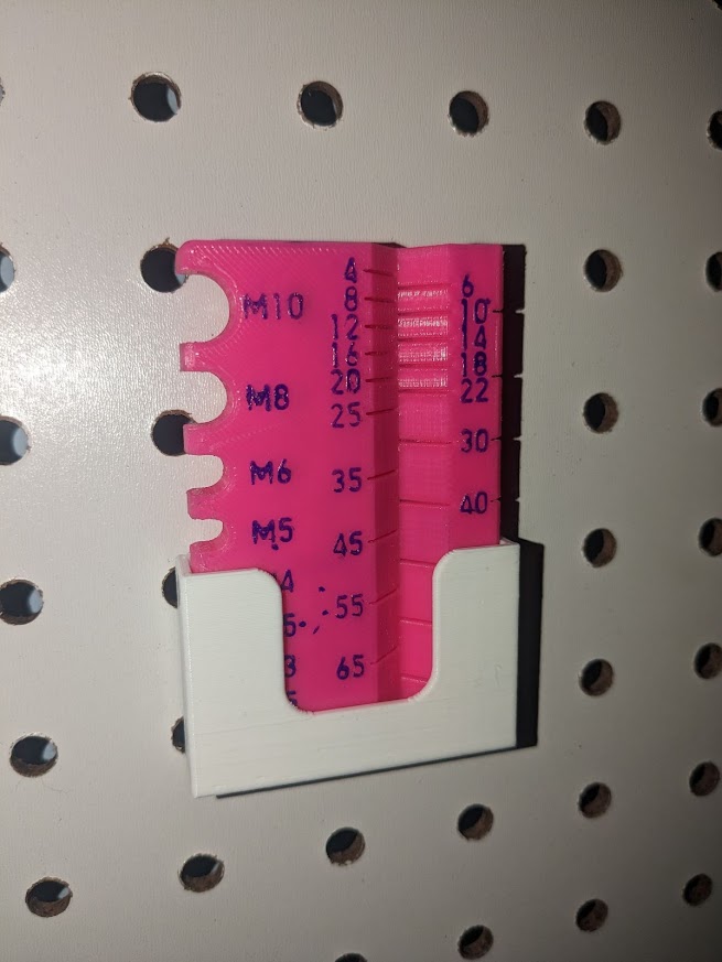 Pegboard Bolt Measuring Tool Holder by Illiterate Chicken | Download free STL model | Printables.com