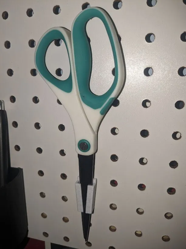 Pegboard Scissors Holder by Illiterate Chicken | Download free STL model | Printables.com