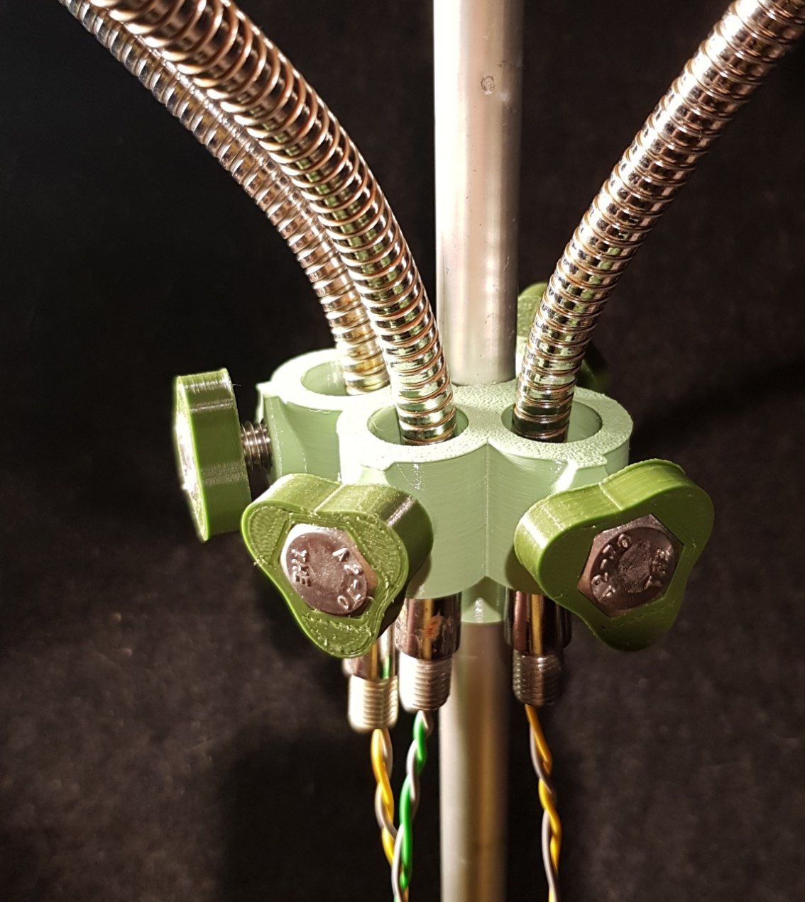 4 x laboratory clamp parallel by Maschinist RaumZeitPiraten | Download ...