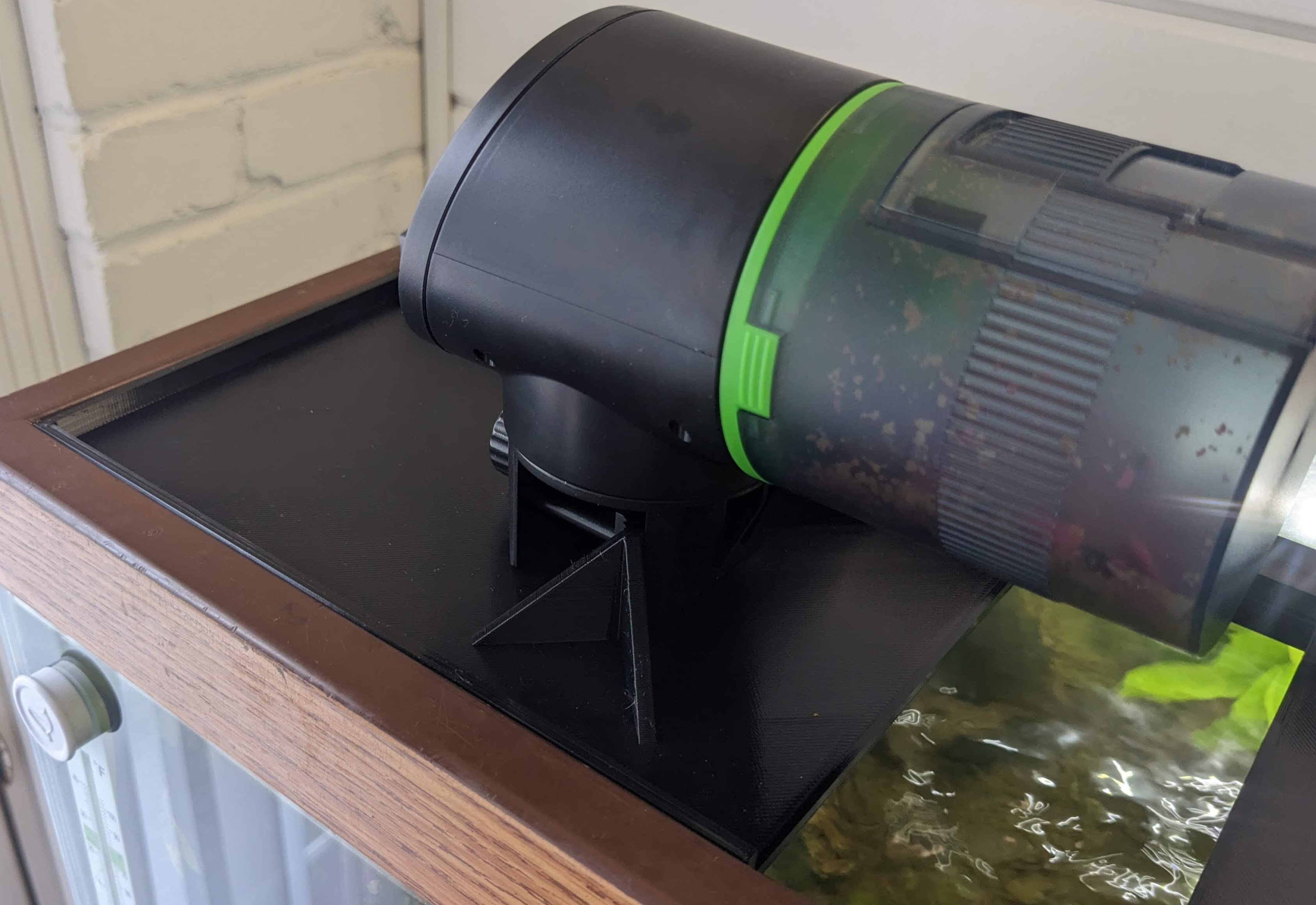 Aquarium automatic fish feeder mount by SailorJerry | Download free STL ...