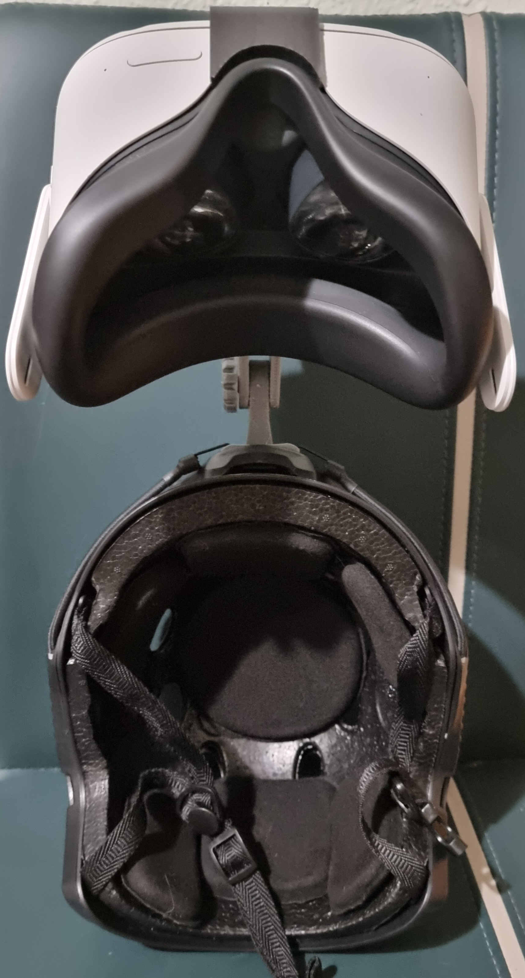 Quest Helmet Attachment by Chris | Download free STL model | Printables.com