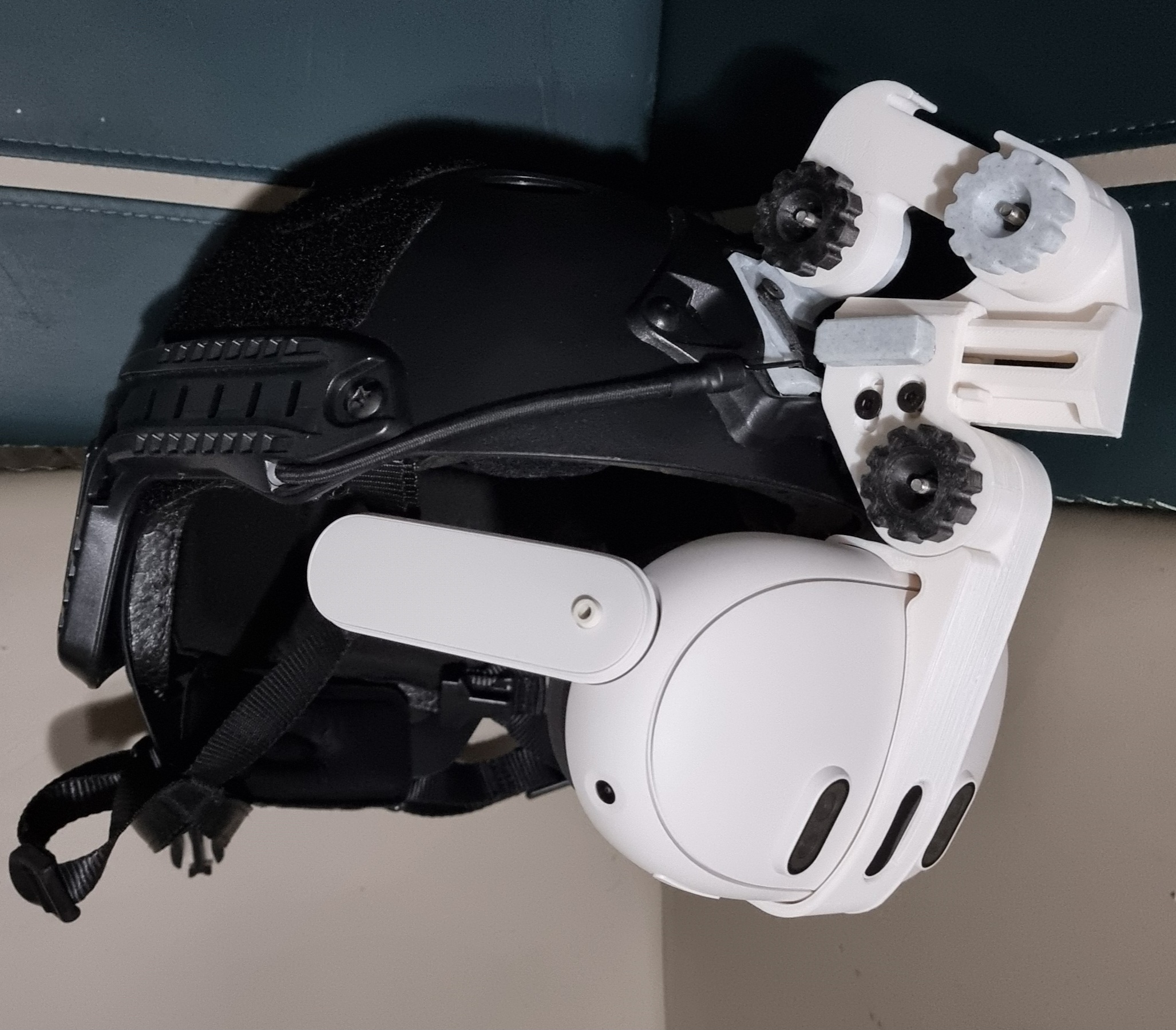 Quest Helmet Attachment by Chris | Download free STL model | Printables.com