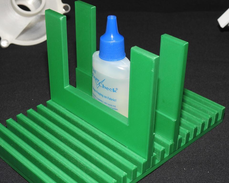 Adjustable Holder (OpenSCAD) by SteveS42 | Download free STL model ...