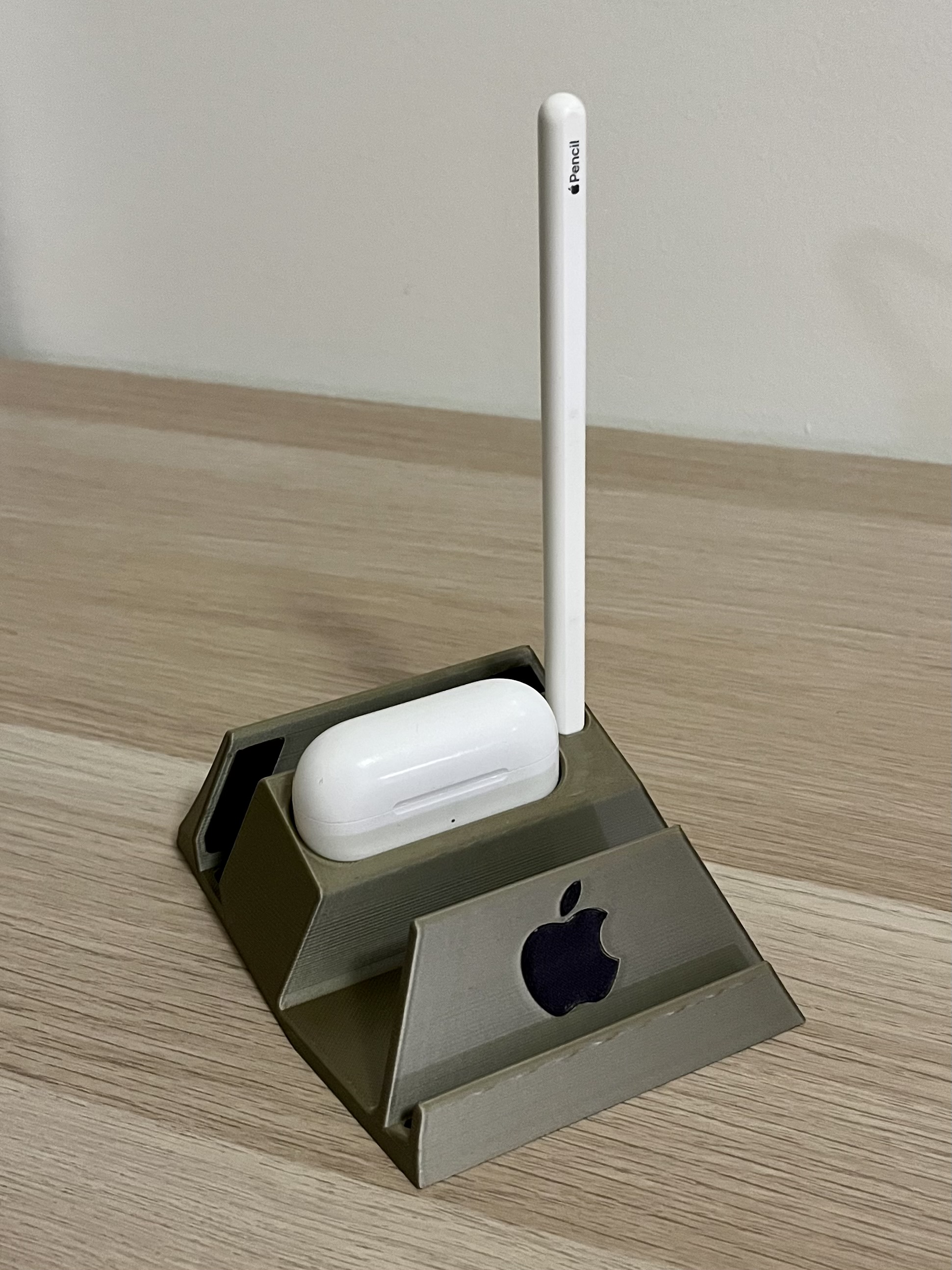 Desktop stand for Apple products od autora henr1k5 | Stáhněte si zdarma ...