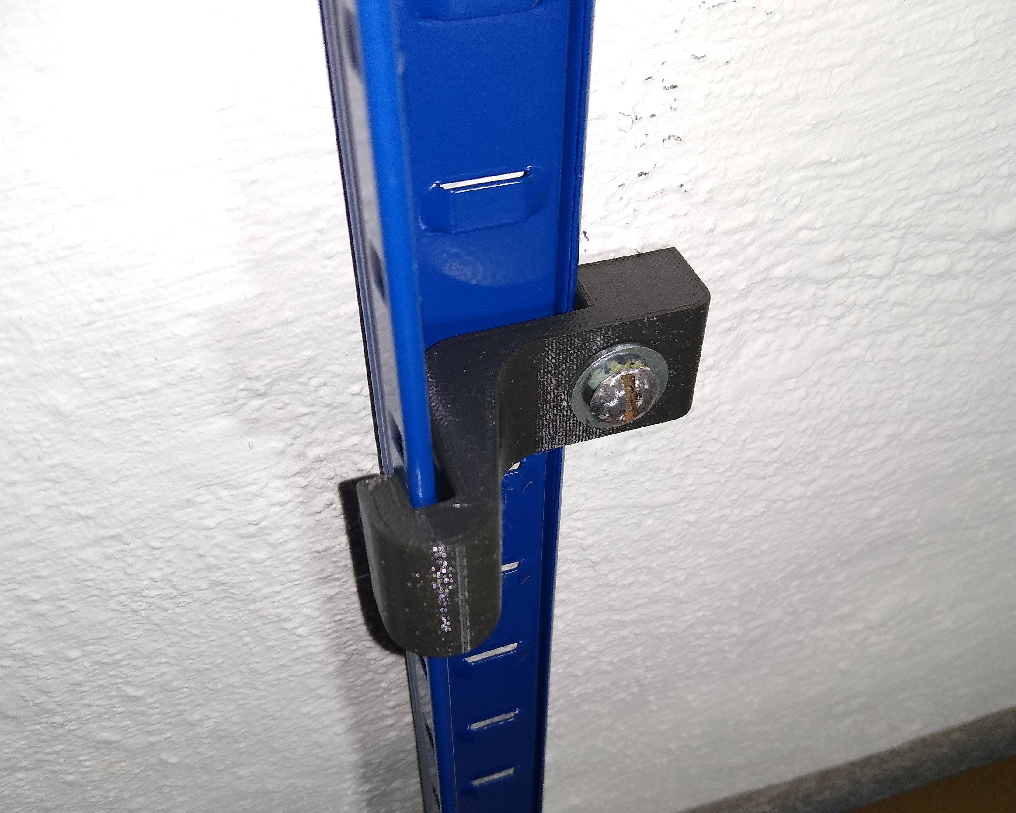 Clamp for mounting shelf posts to the wall (FreeCAD) by NUeB | Download ...