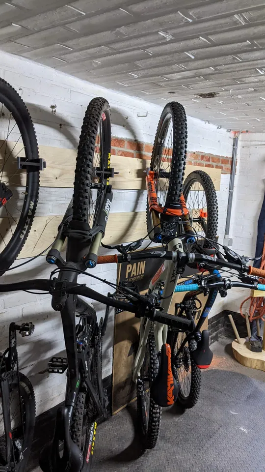 MTB wall mount with pivot by Sus Bronckaers | Download free STL model ...