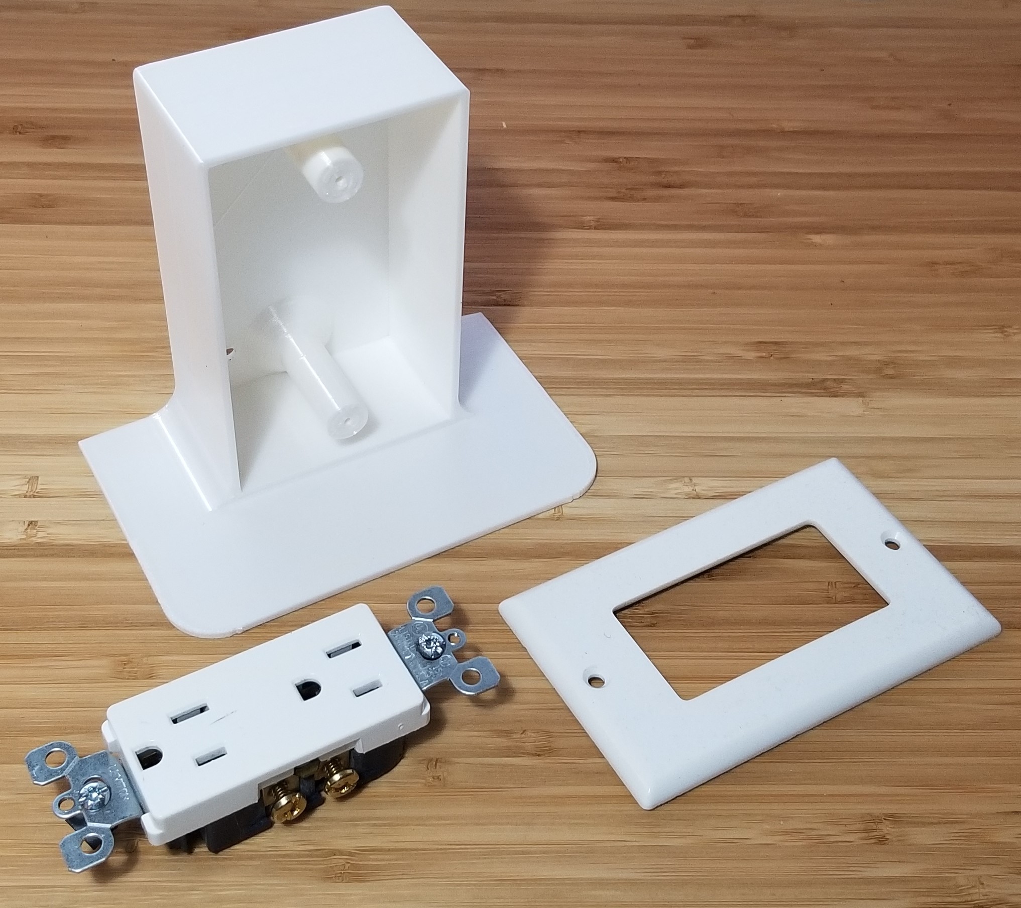Desktop Outlet box by Gounn | Download free STL model | Printables.com