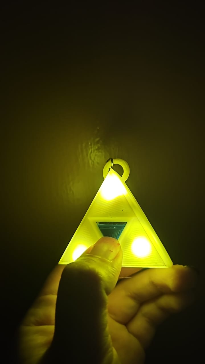 triforce keychain (LED) by Impresiones Mimimiau | Download free STL ...