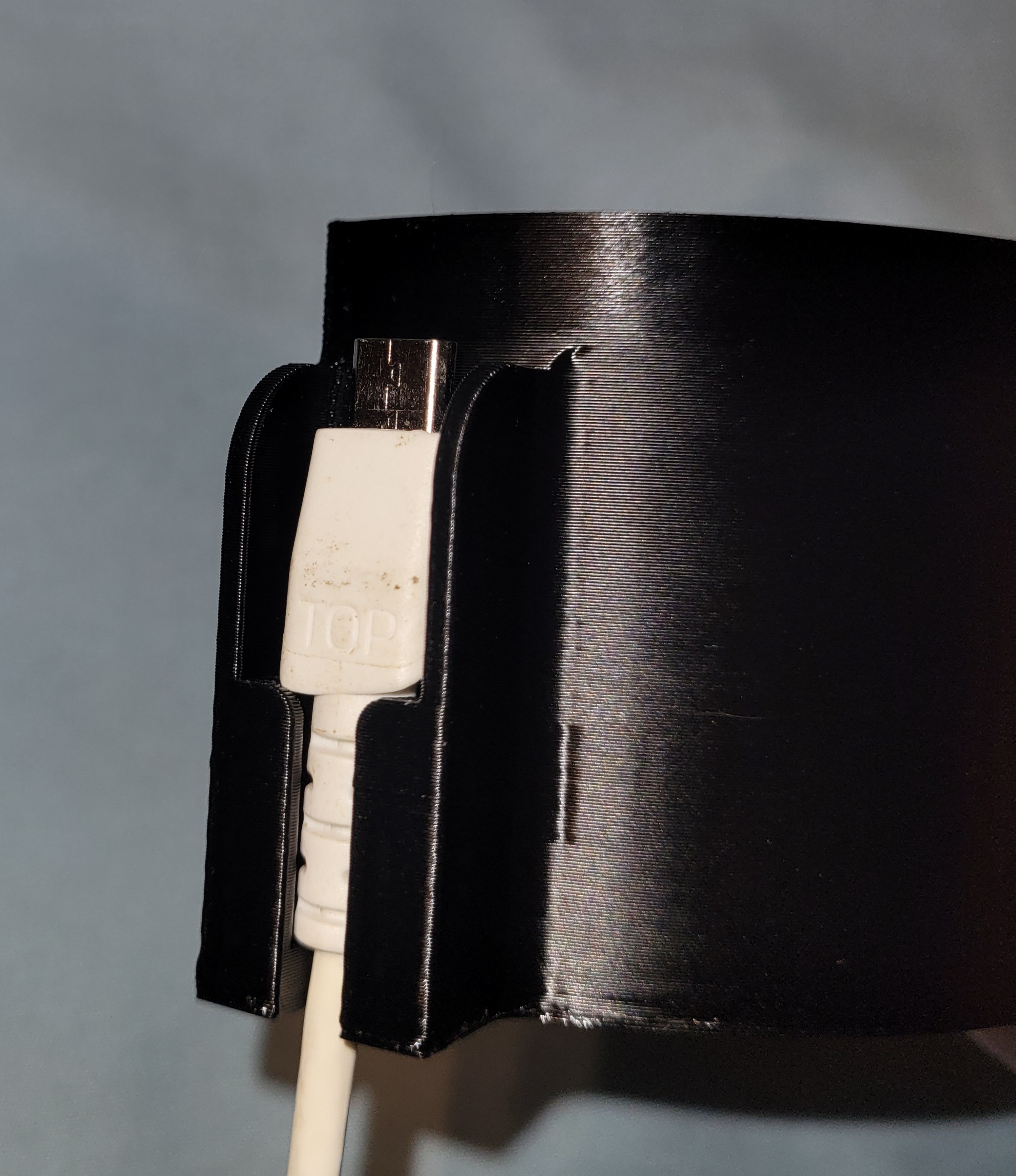 Razer mouse holder with charging cable keeper by Mosephus | Download ...