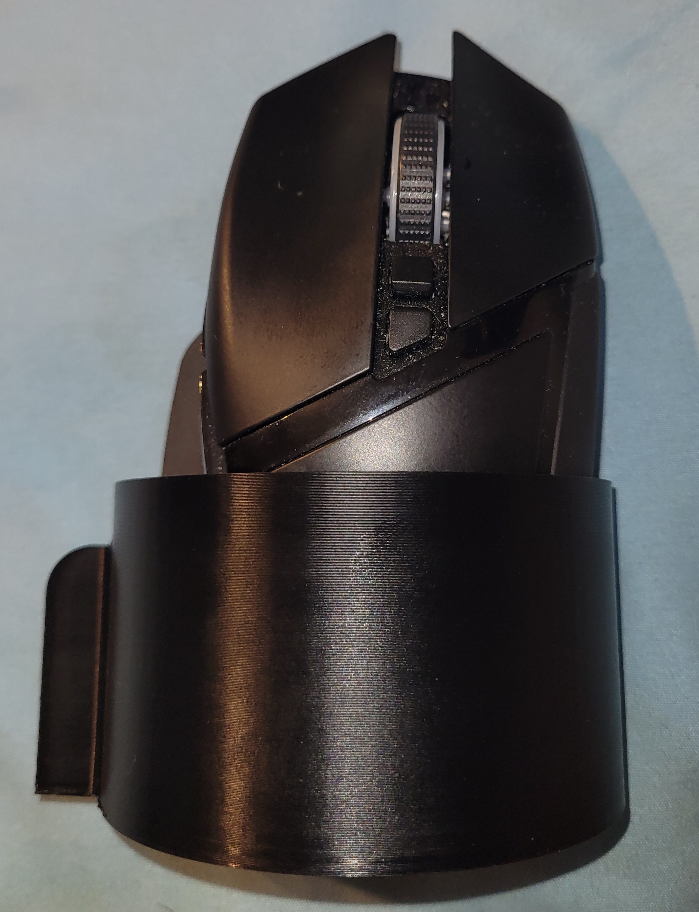 Razer mouse holder with charging cable keeper by Mosephus | Download ...