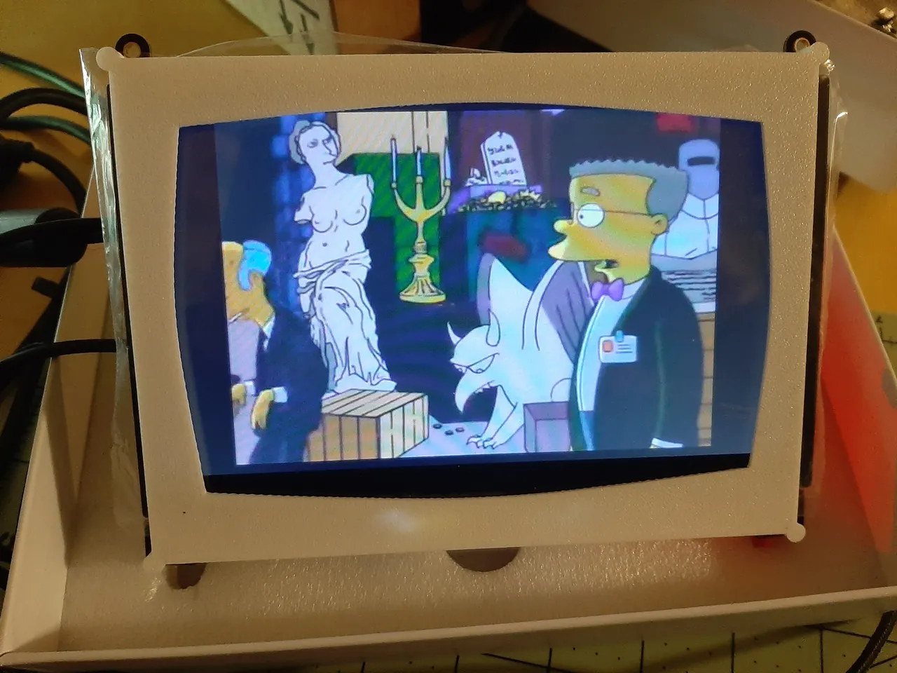 Simpsons TV / RaspberryPi case Remix 7in screen plus backlight fan and ...
