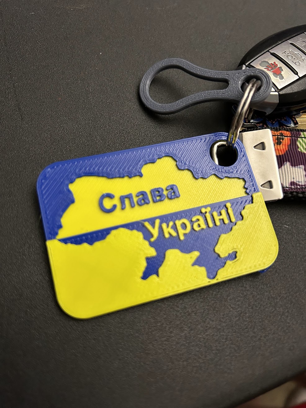 Ukraine "Слава Україні" key chain (no multimaterial system) by Drew ...