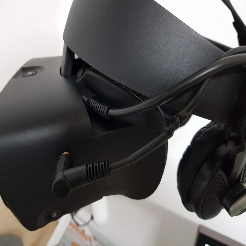 Oculus Rift S Behringer HPX4000 Headphone Holder by 3D Printiverse ...