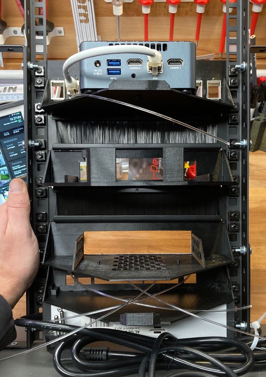 10" Unifi + Fritzbox 7490 + Intel NUC - Network Rack Project by ...