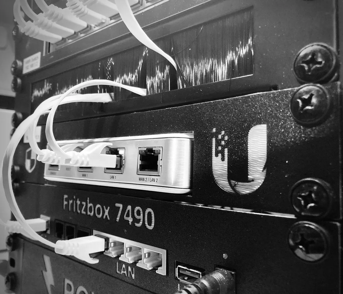 10" Unifi + Fritzbox 7490 + Intel NUC - Network Rack Project by ...
