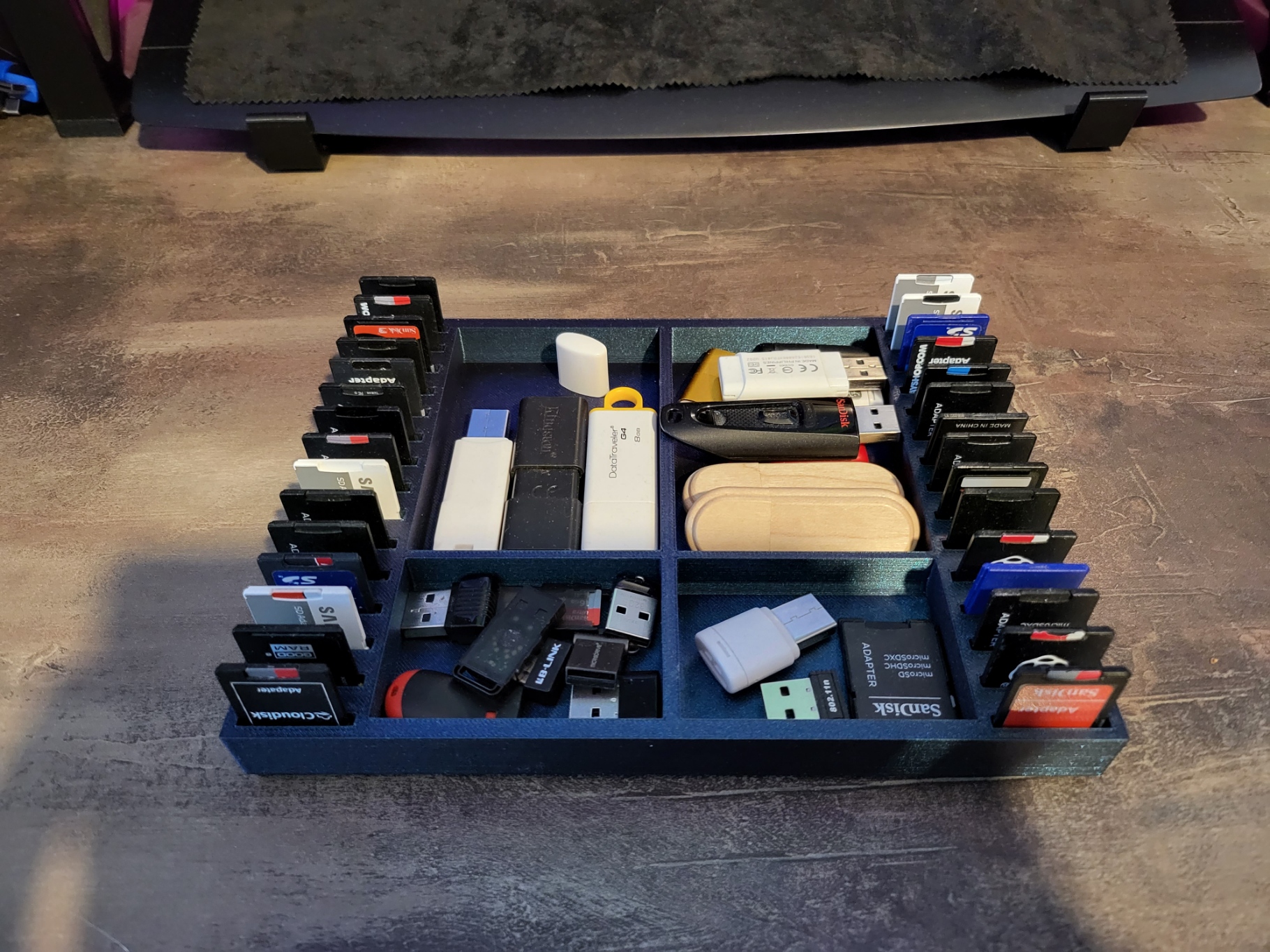 SD Card and Tray by Gordon | Download free STL model | Printables.com