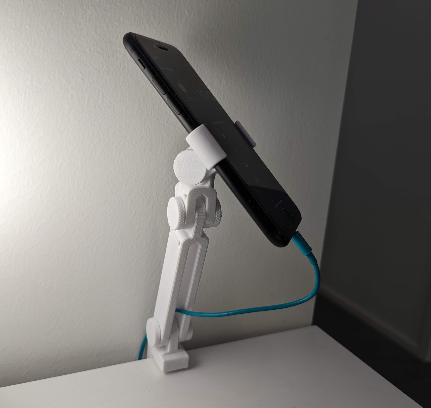 Articulating Raspberry Pi Camera Mount - iPhone 7 clamp by FruitieX ...