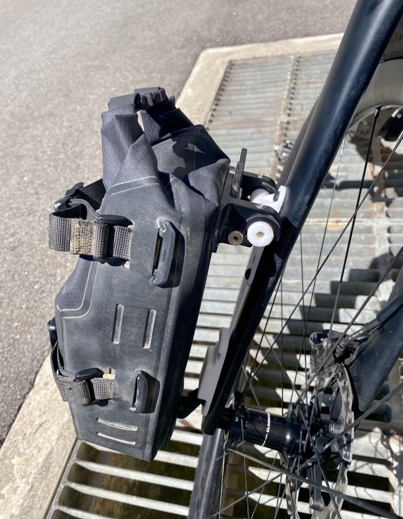 Boss Mounts Tailfin Cam Clamp Pannier by tuna-fish | Download free STL ...