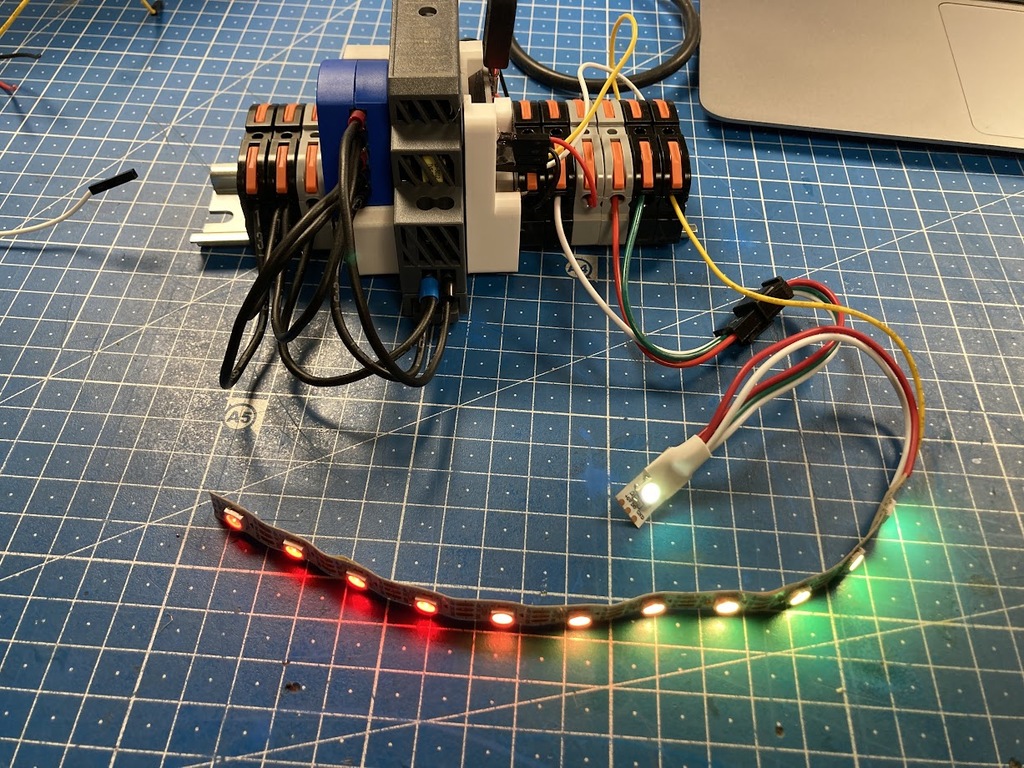 D1 Mini DIN Rail Clip - ESP32 and ESP8266 version par froetz ...