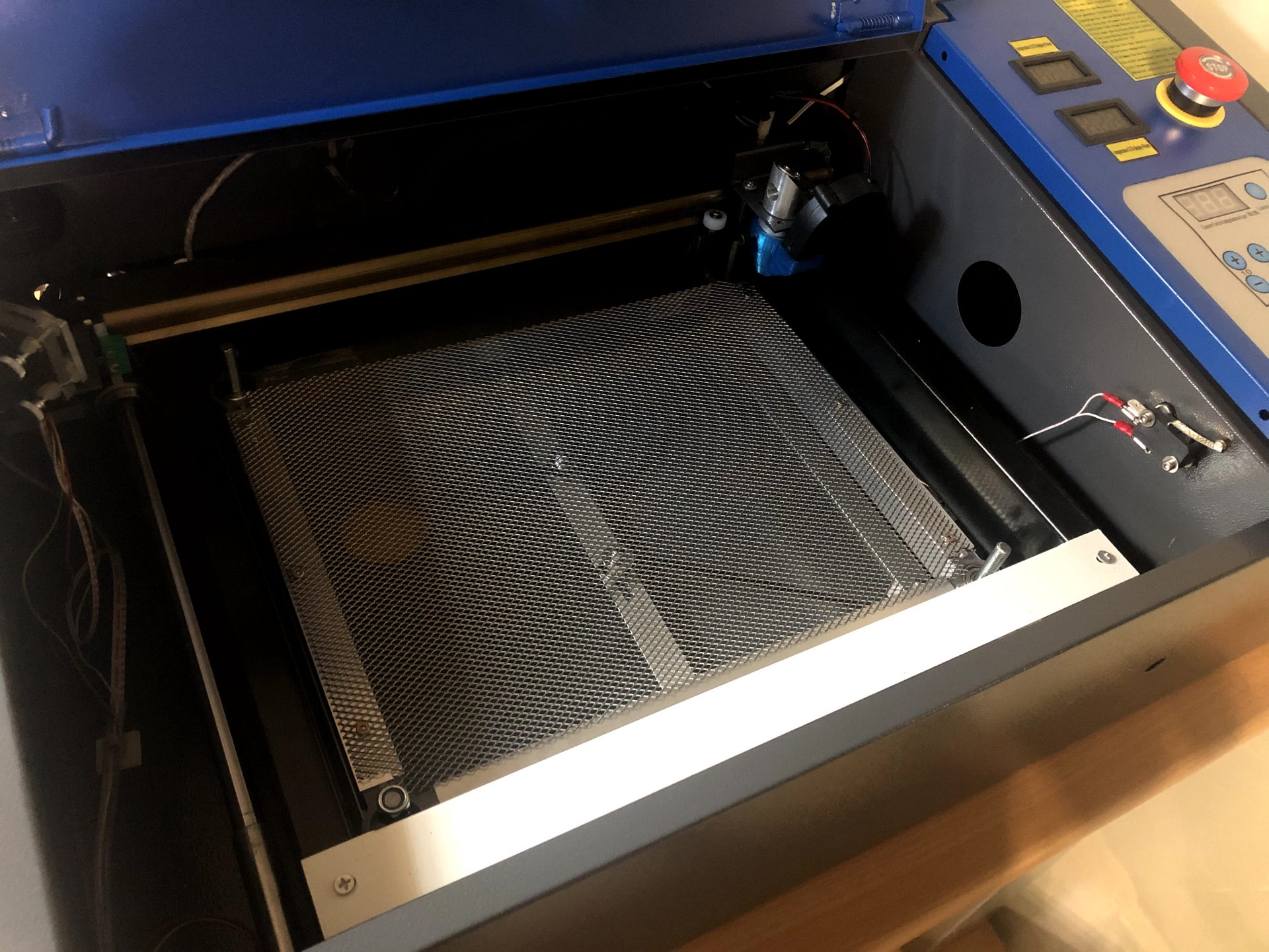 just another adjustable bed for the K40-Laser by froetz | Download free ...