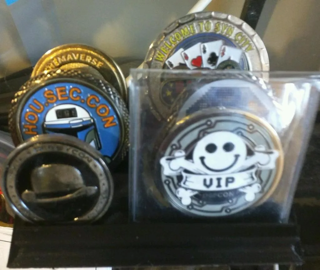 Challenge Coin Display Holder by MrGlass | Download free STL model ...