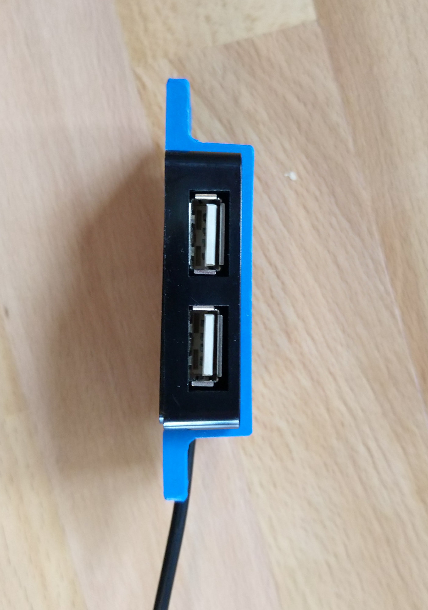 USB Hub Mount / Holder / Bracket by innercube | Download free STL model ...